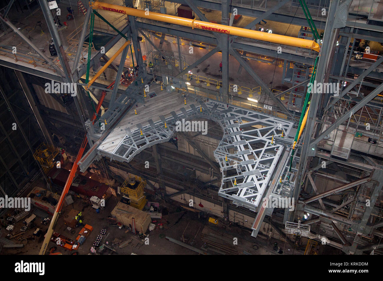 Platform mission hi-res stock photography and images - Alamy
