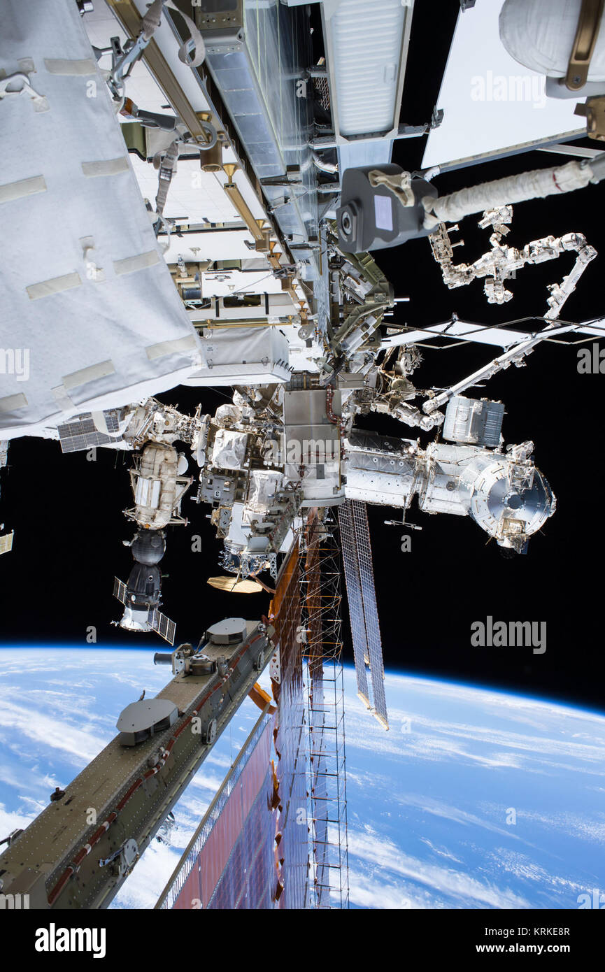 ISS-46 EVA-1 (d) View of the ISS Stock Photo - Alamy