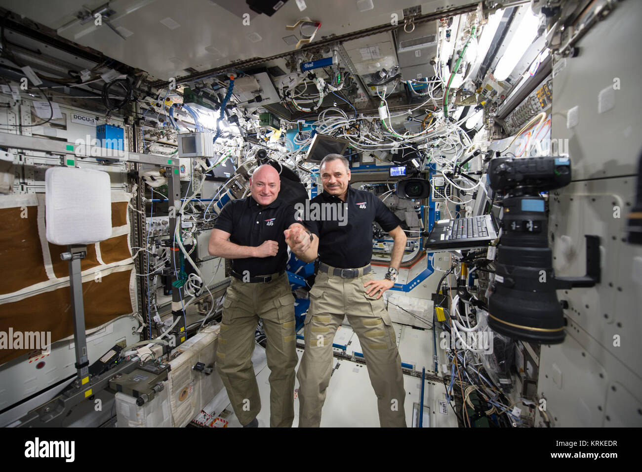 ISS-46 Scott Kelly and Mikhail Kornienko marked their 300th consecutive ...