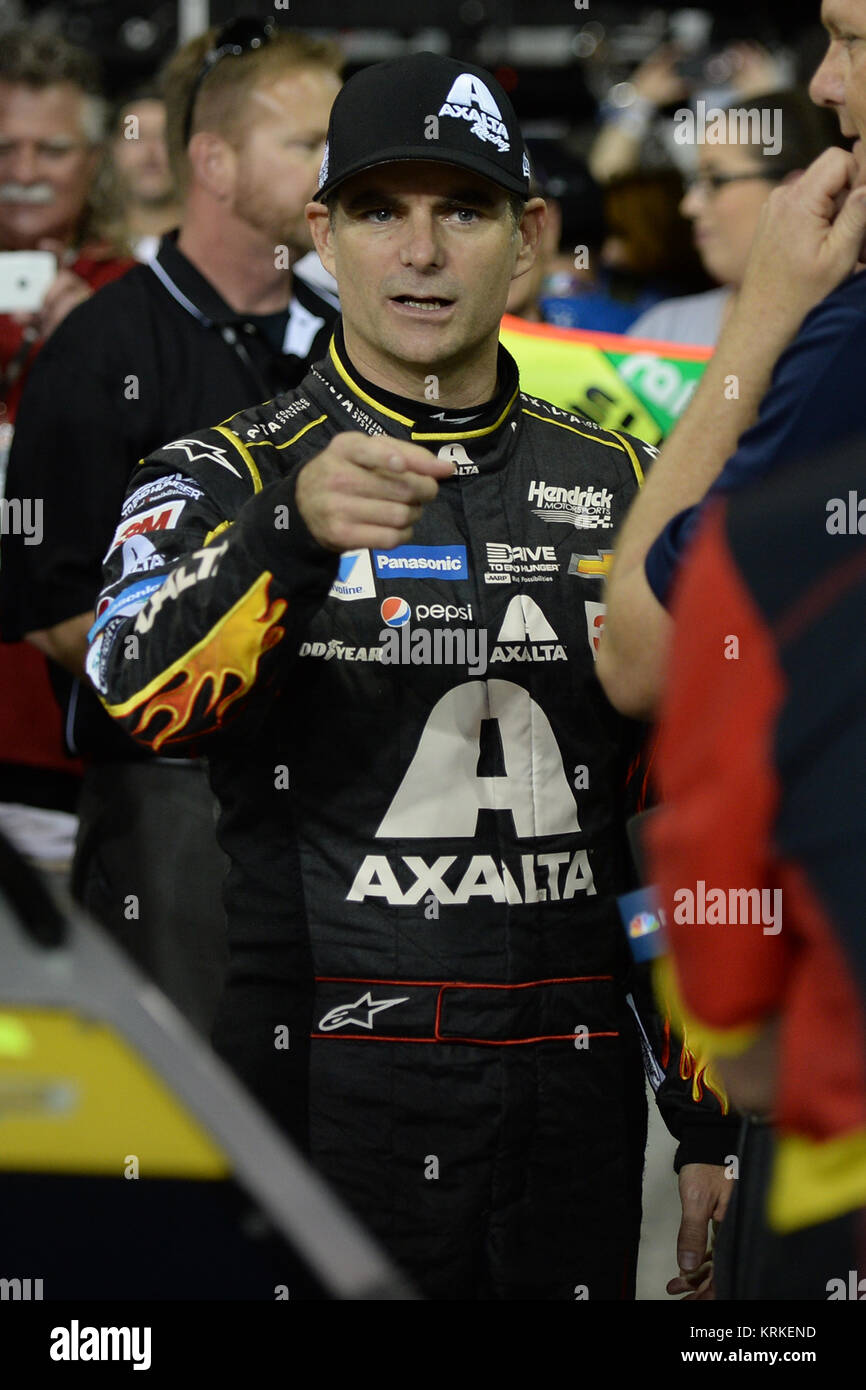 HOMESTEAD, FL - NOVEMBER 20: Jeff Gordon, driver of the #24 AXALTA ...