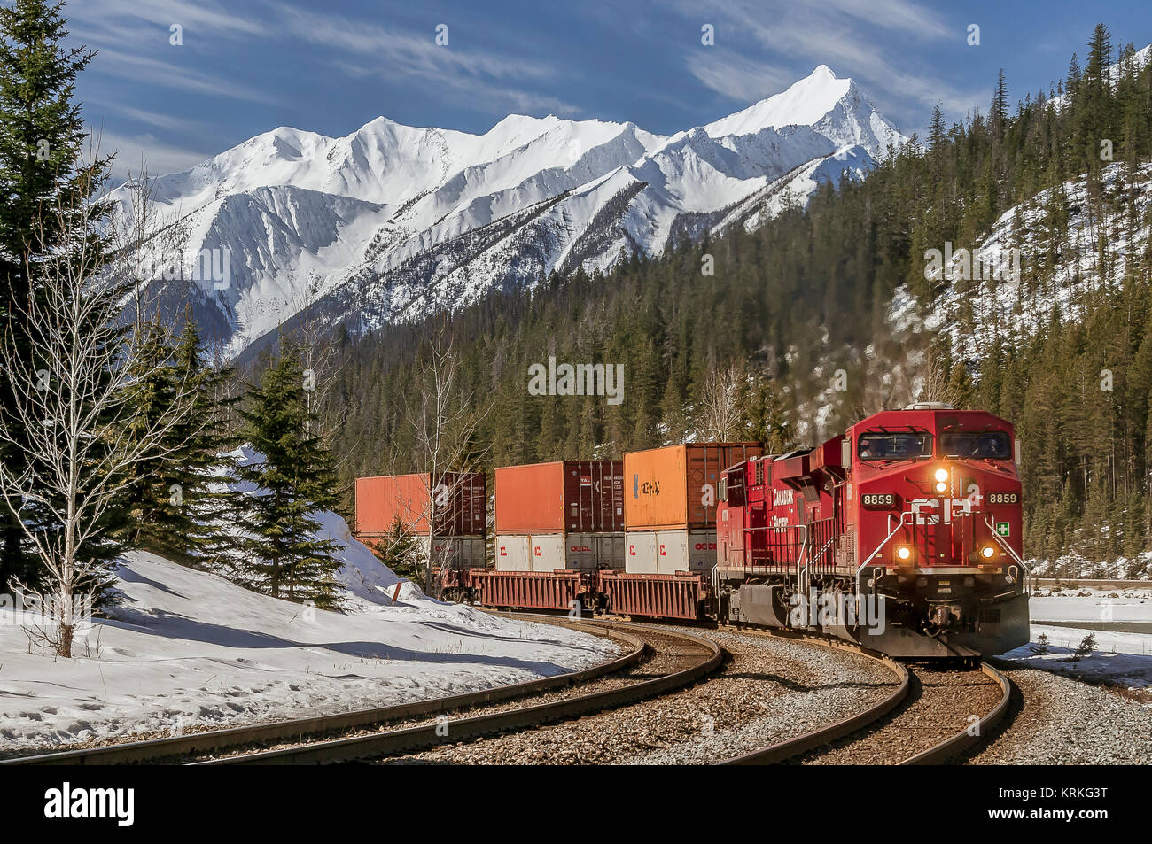 Canadian pacific intermodal freight train hi-res stock photography and ...