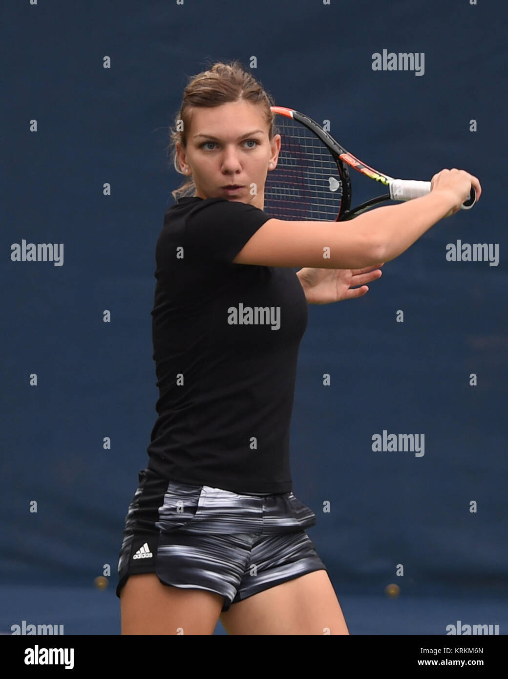 NEW YORK, NY - SEPTEMBER 10: Simona Halep on the practice court on day ...