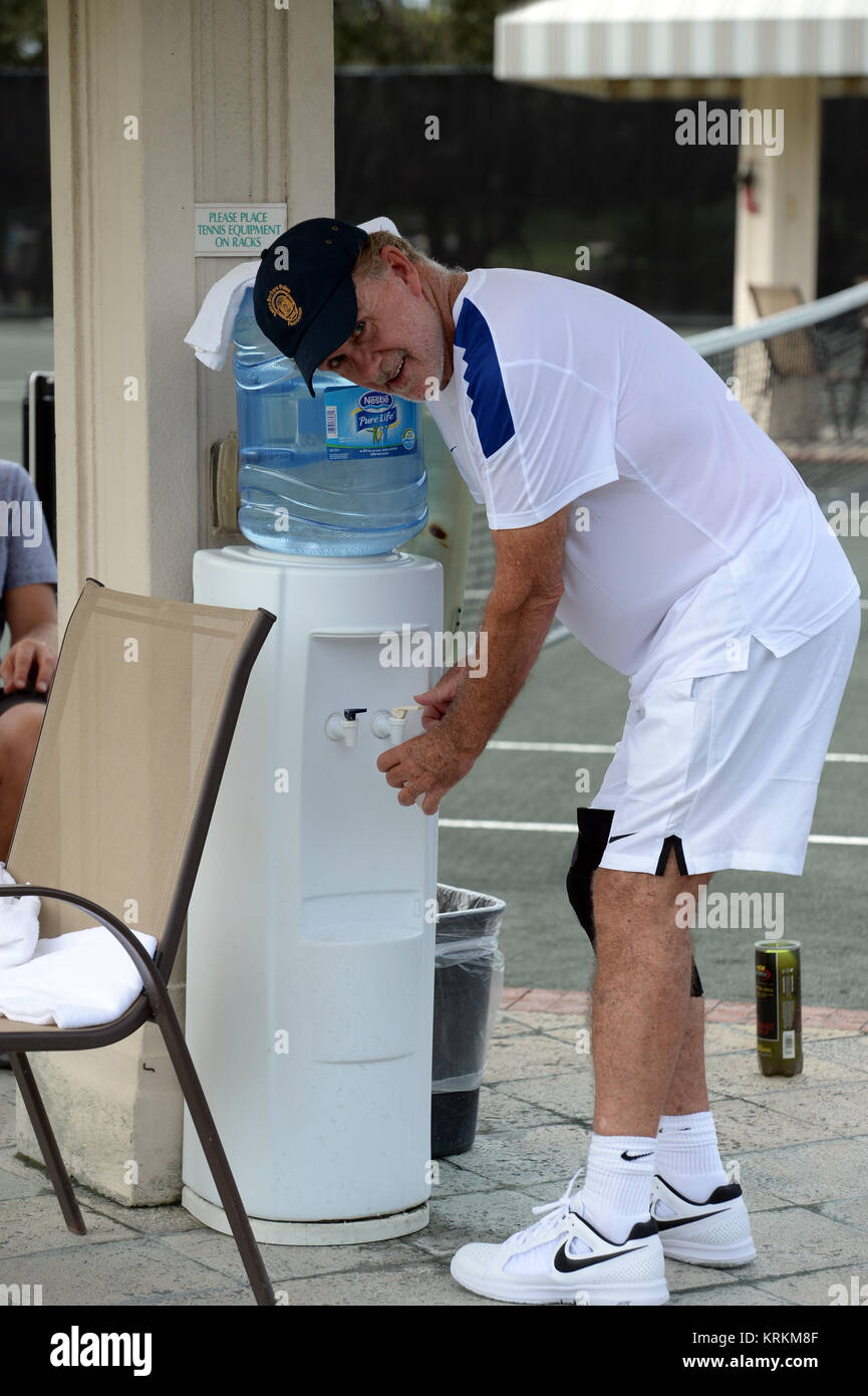 Game day cooler hi-res stock photography and images - Alamy