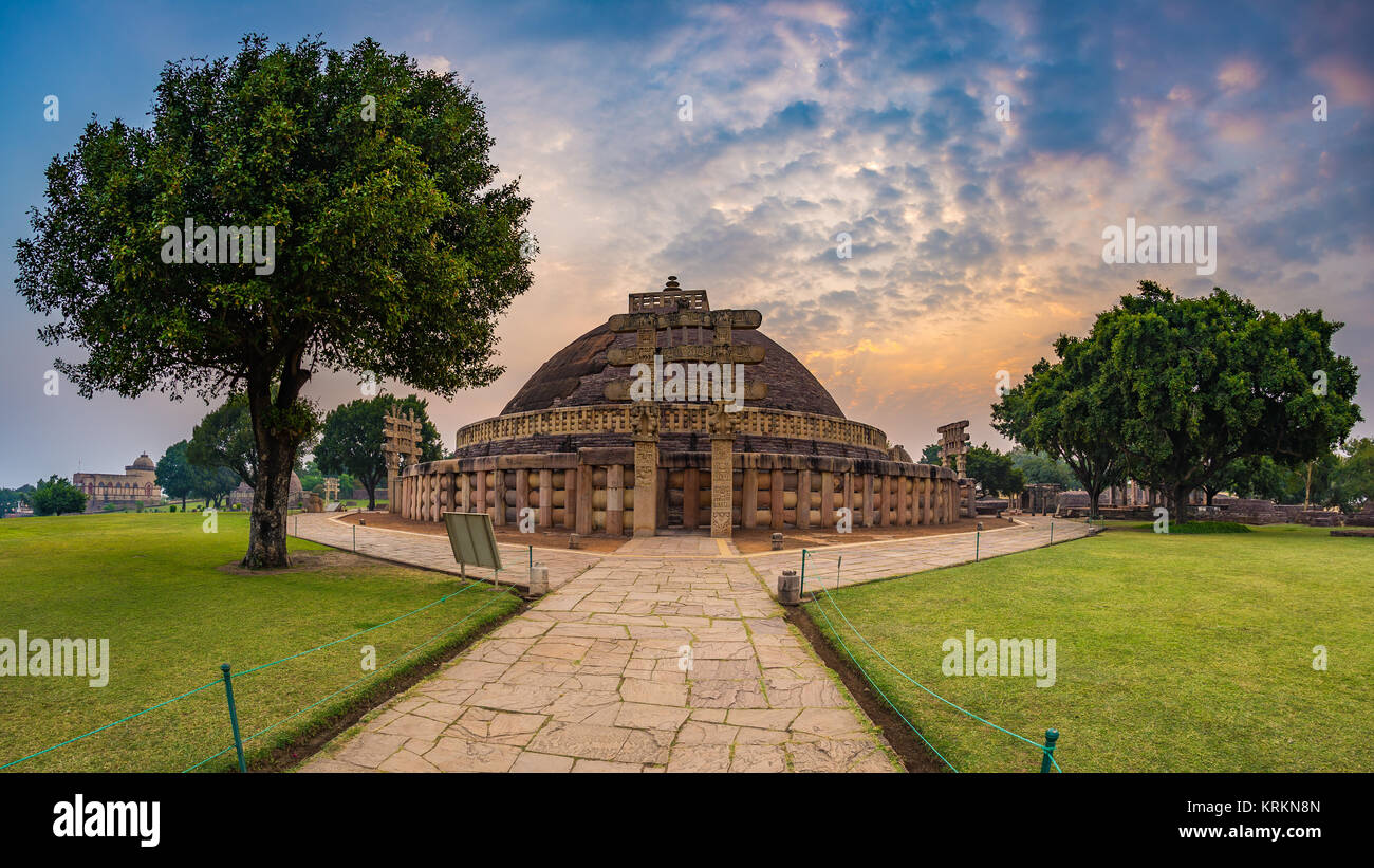 Buddhist monuments buddha stupa sanchi hi-res stock photography and ...