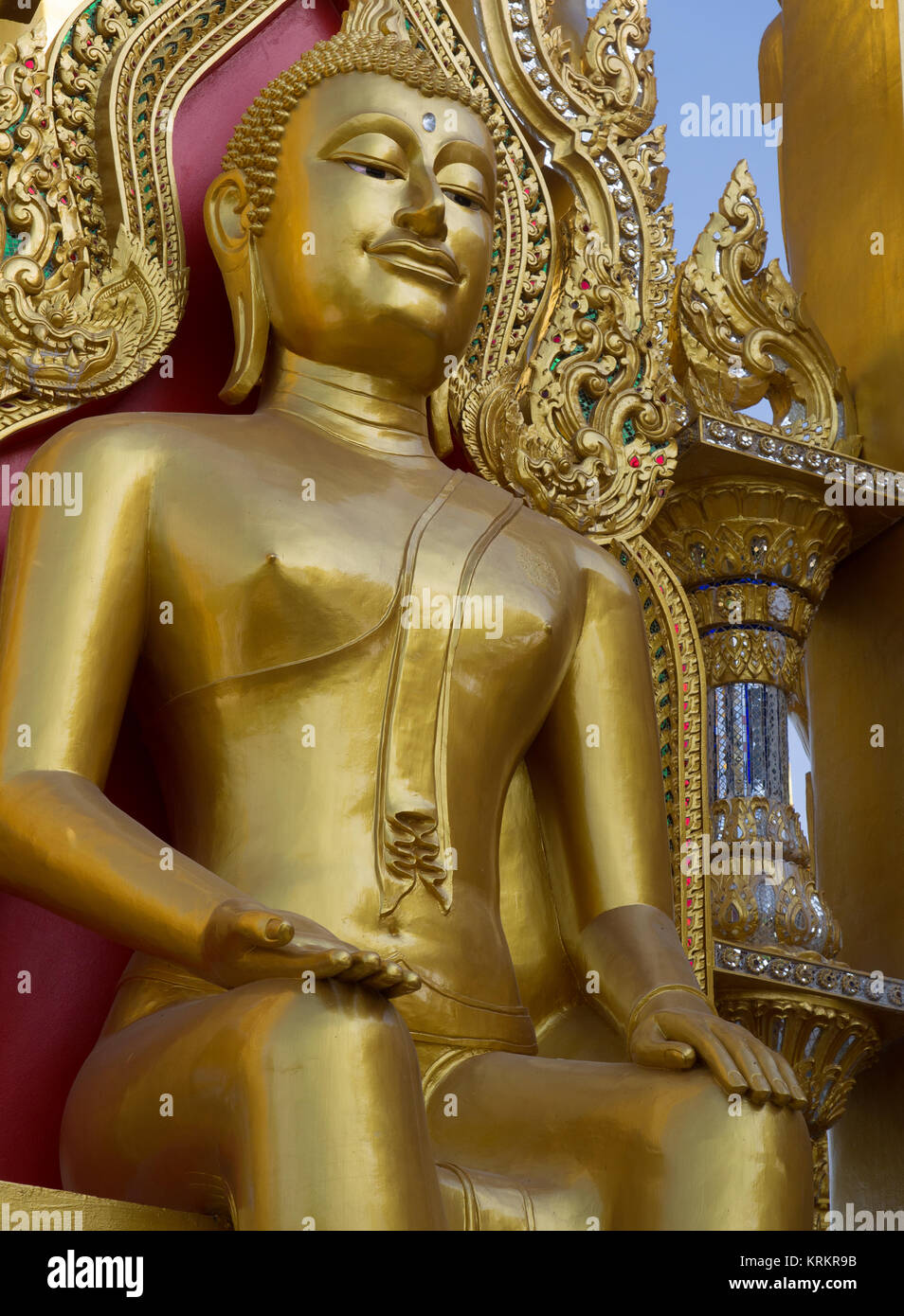 Golden giant buddha hi-res stock photography and images - Alamy