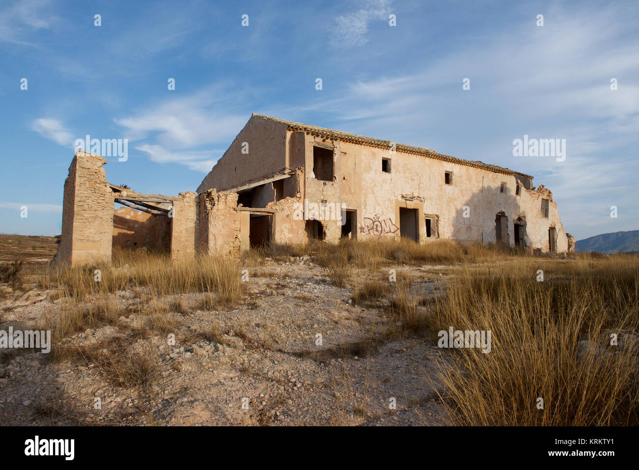 Remote ruined farmhouse in the countryside Stock Photo - Alamy