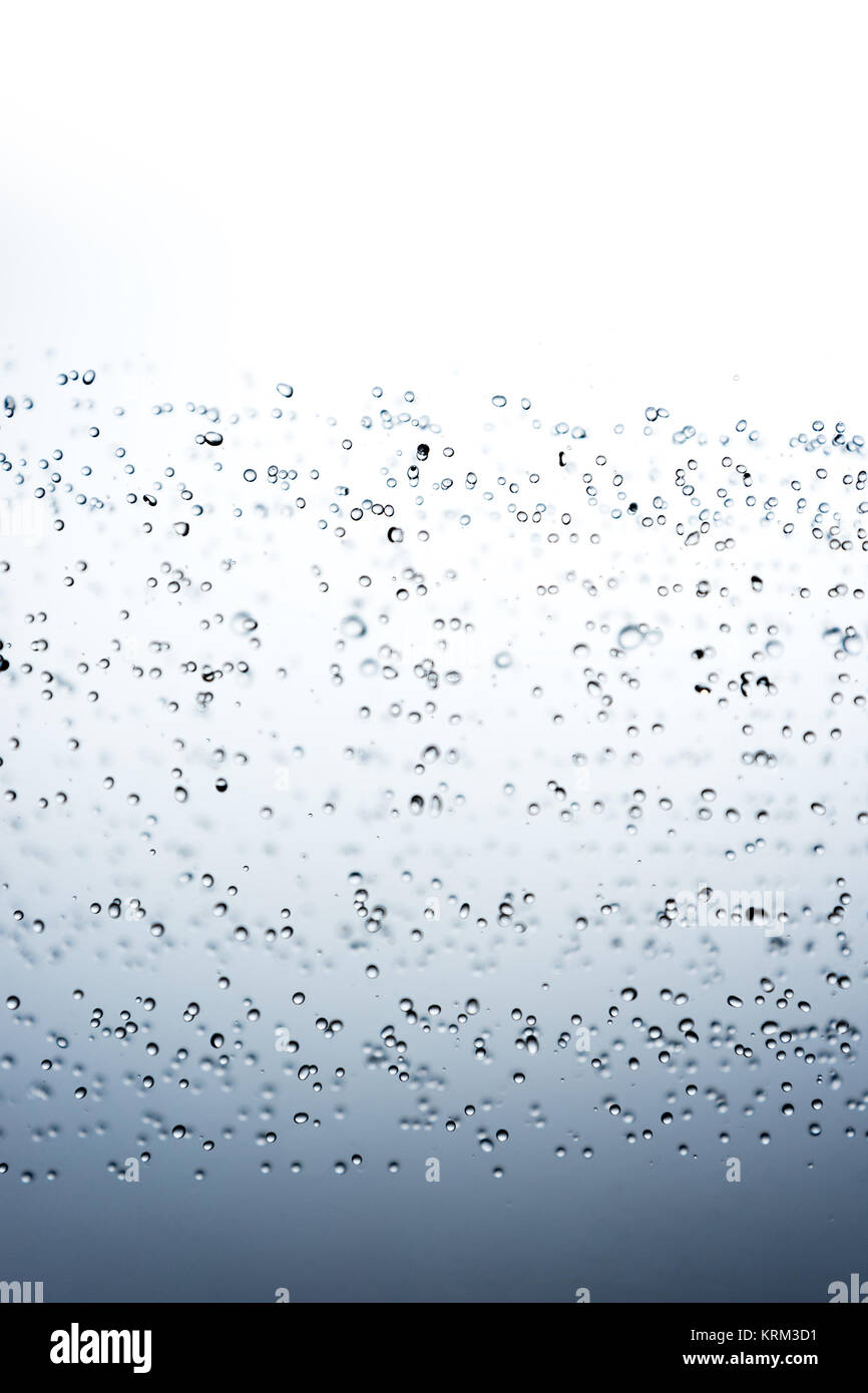 Falling water drops Stock Photo - Alamy