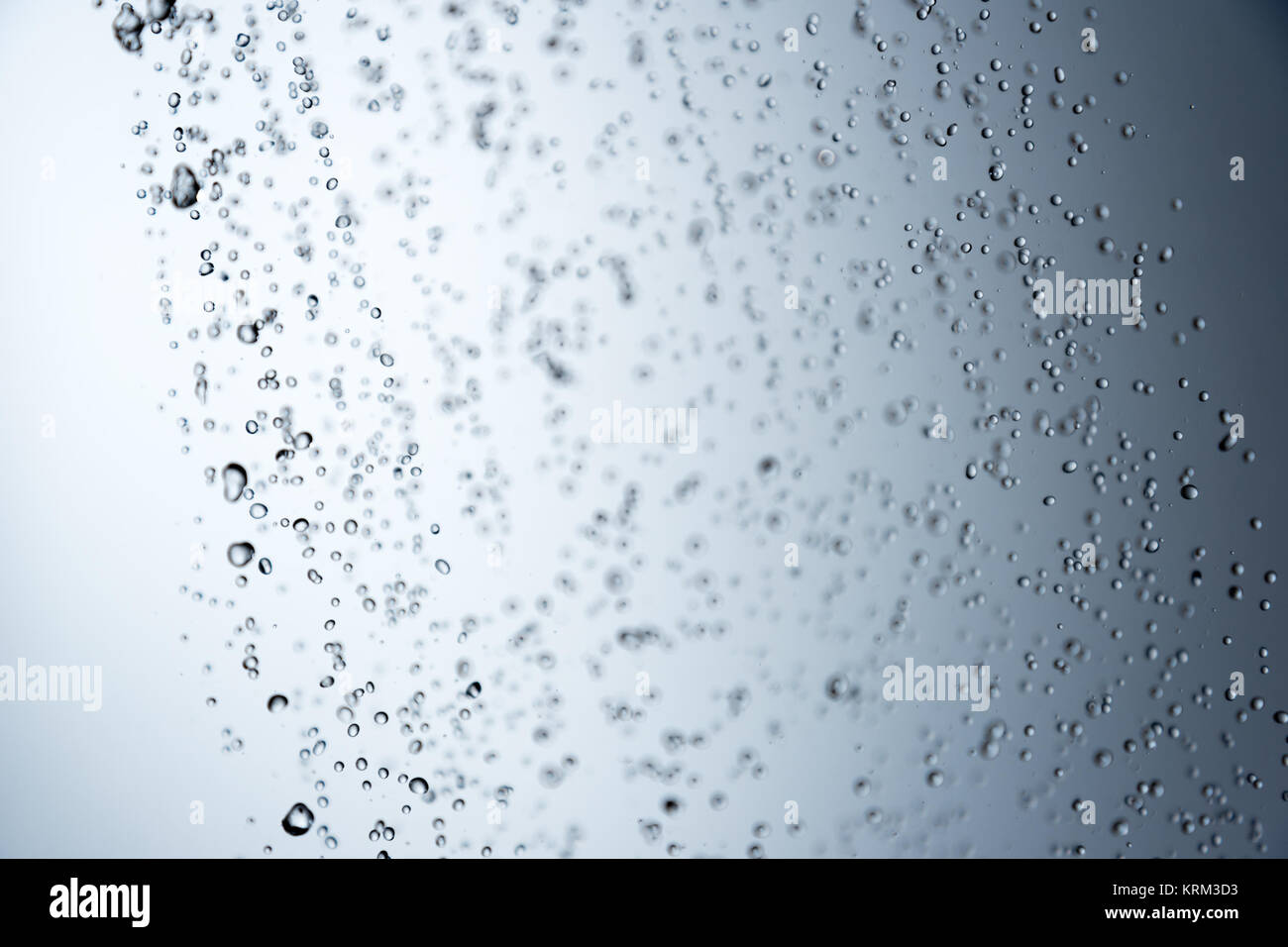 Falling water drops Stock Photo - Alamy