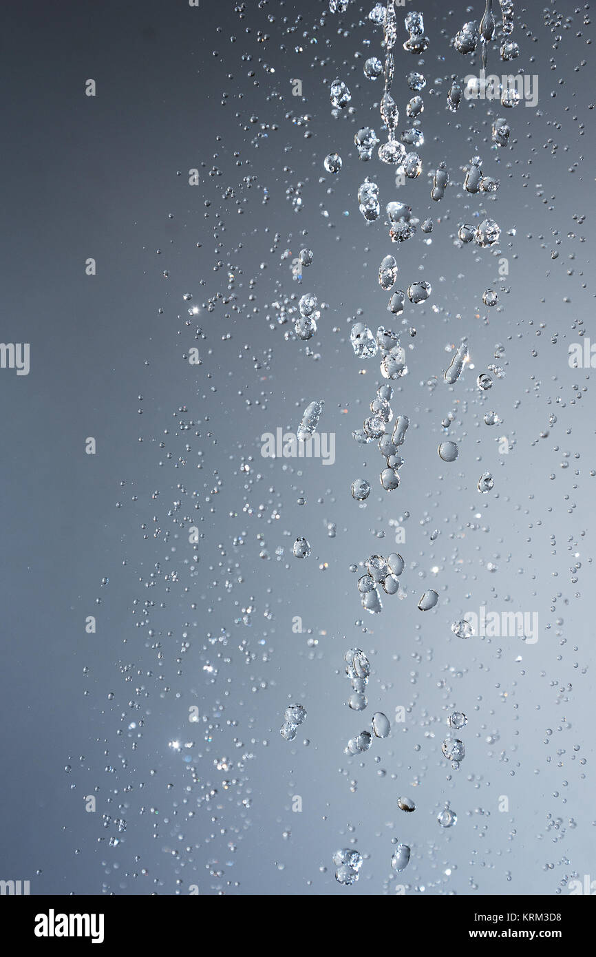 Falling water drops Stock Photo - Alamy