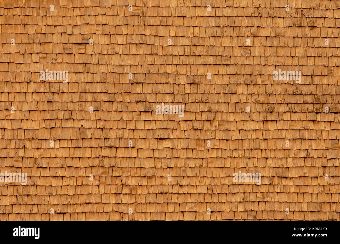 house wall made of wooden shingles Stock Photo - Alamy