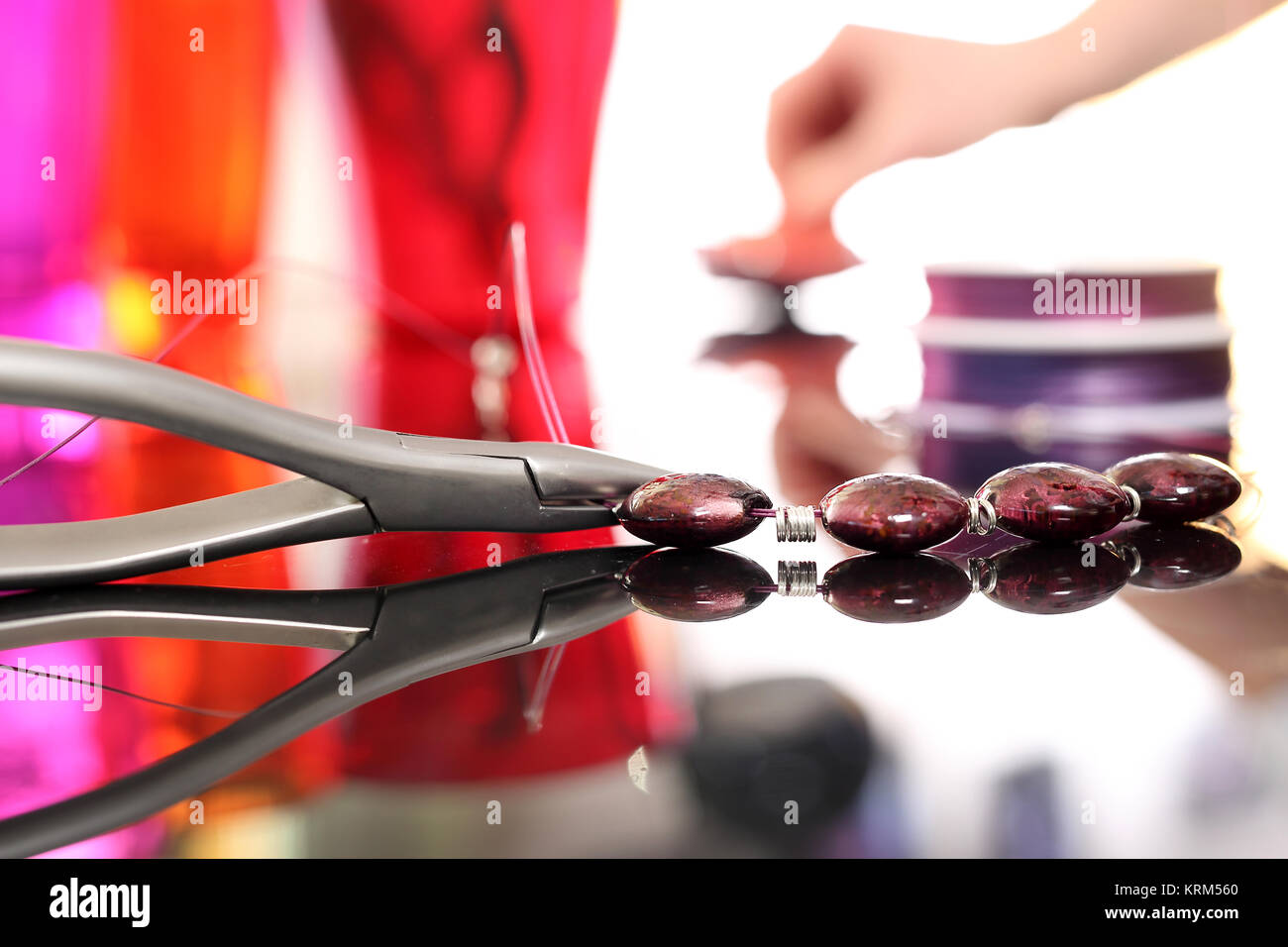 Fuchsia pink damask hi-res stock photography and images - Alamy