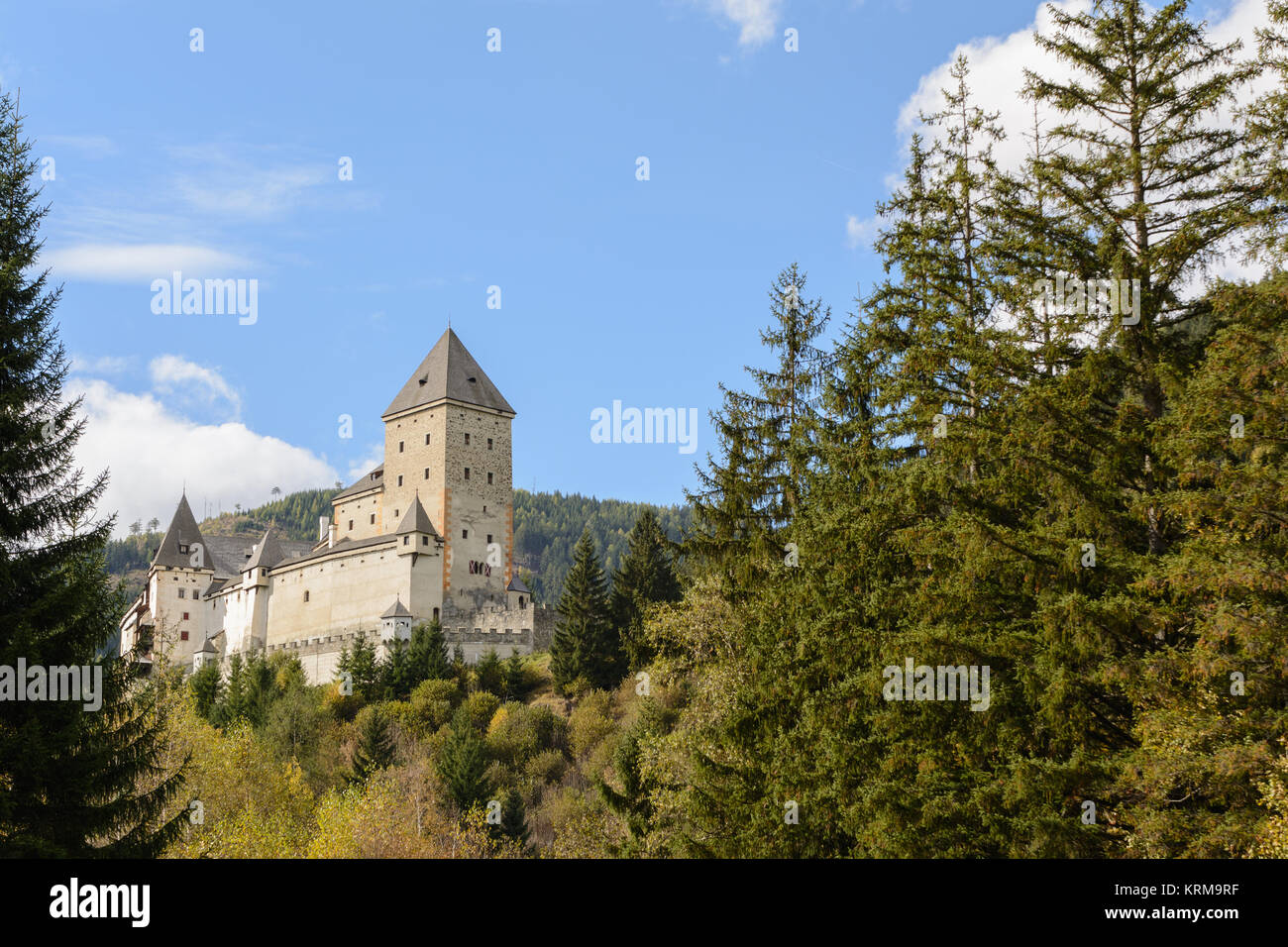Mittelalterliche burg hi-res stock photography and images - Alamy