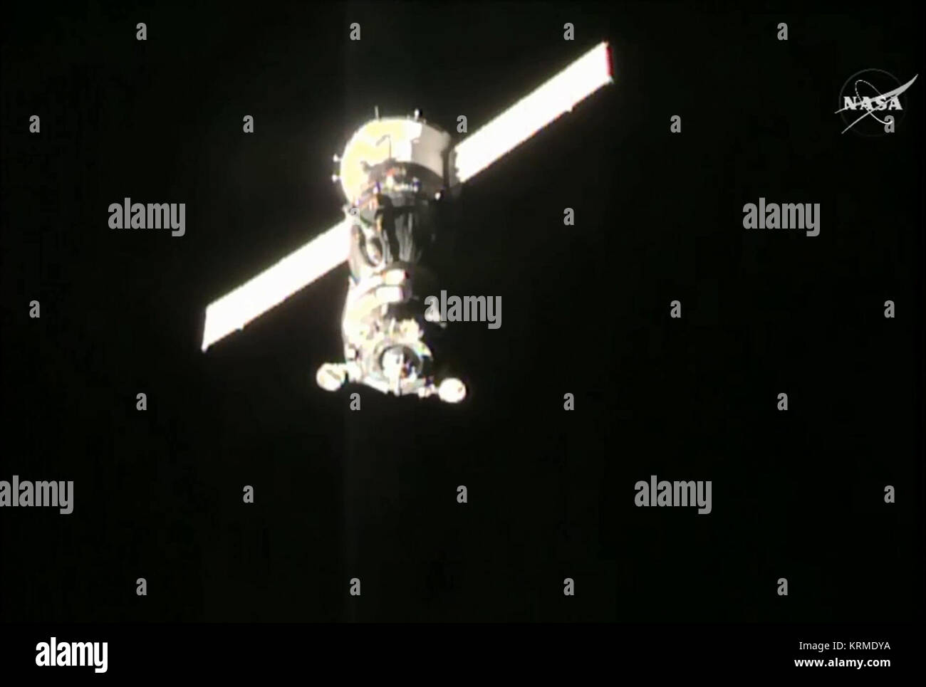 Soyuz TMA-20M approaches the ISS Stock Photo - Alamy