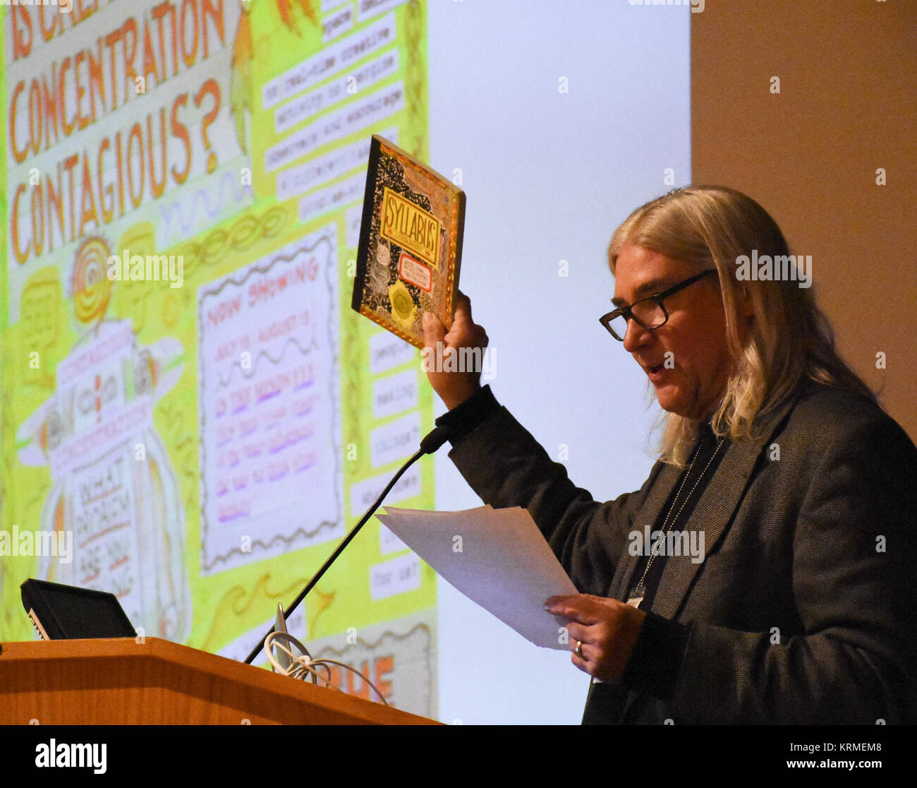 Lynda Barry Visits NASA Goddard (26055071504 Stock Photo - Alamy