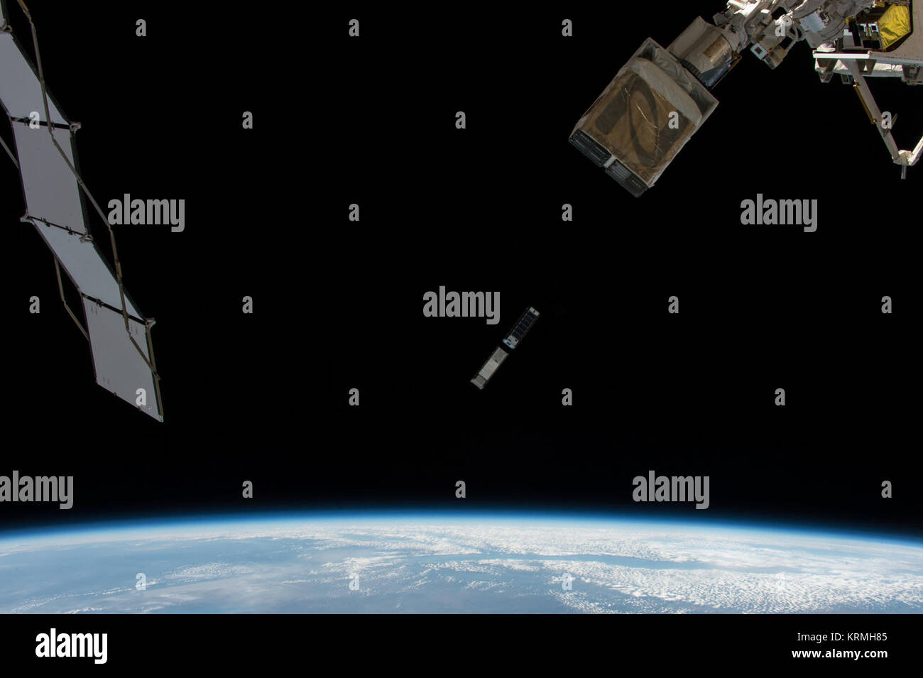 Cubesat technology hi-res stock photography and images - Alamy