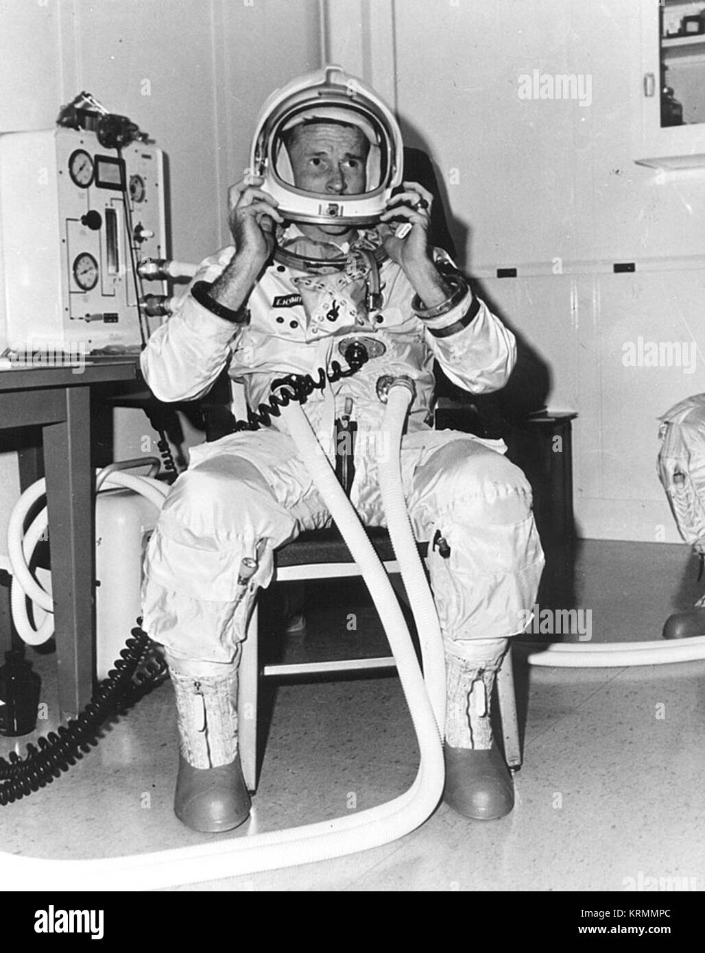 Altitude chamber hi-res stock photography and images - Alamy