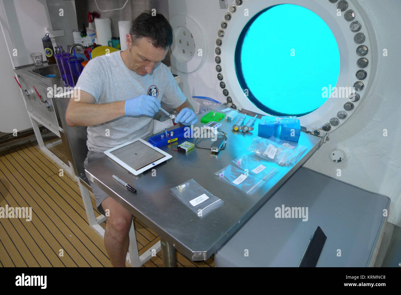 NEEMO 21 Matthias Maurer with experiments in the Aquarius habitat Stock ...