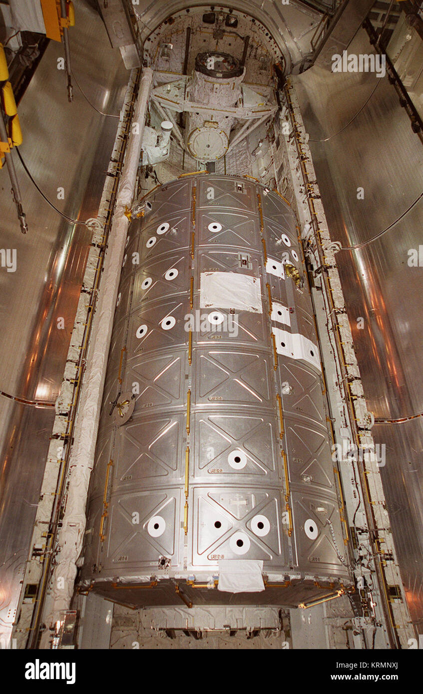 STS-98 Destiny in Atlantis's payload bay (KSC-01PP-0207 Stock Photo - Alamy