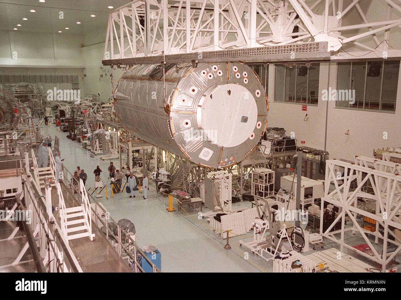 STS-98 U.S. Lab payload is moved to stand for weight determination (KSC-00PP-1938 Stock Photo ...