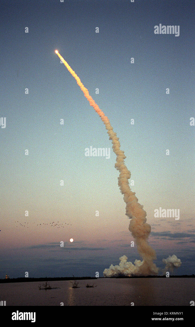 Sts 98 hi-res stock photography and images - Alamy