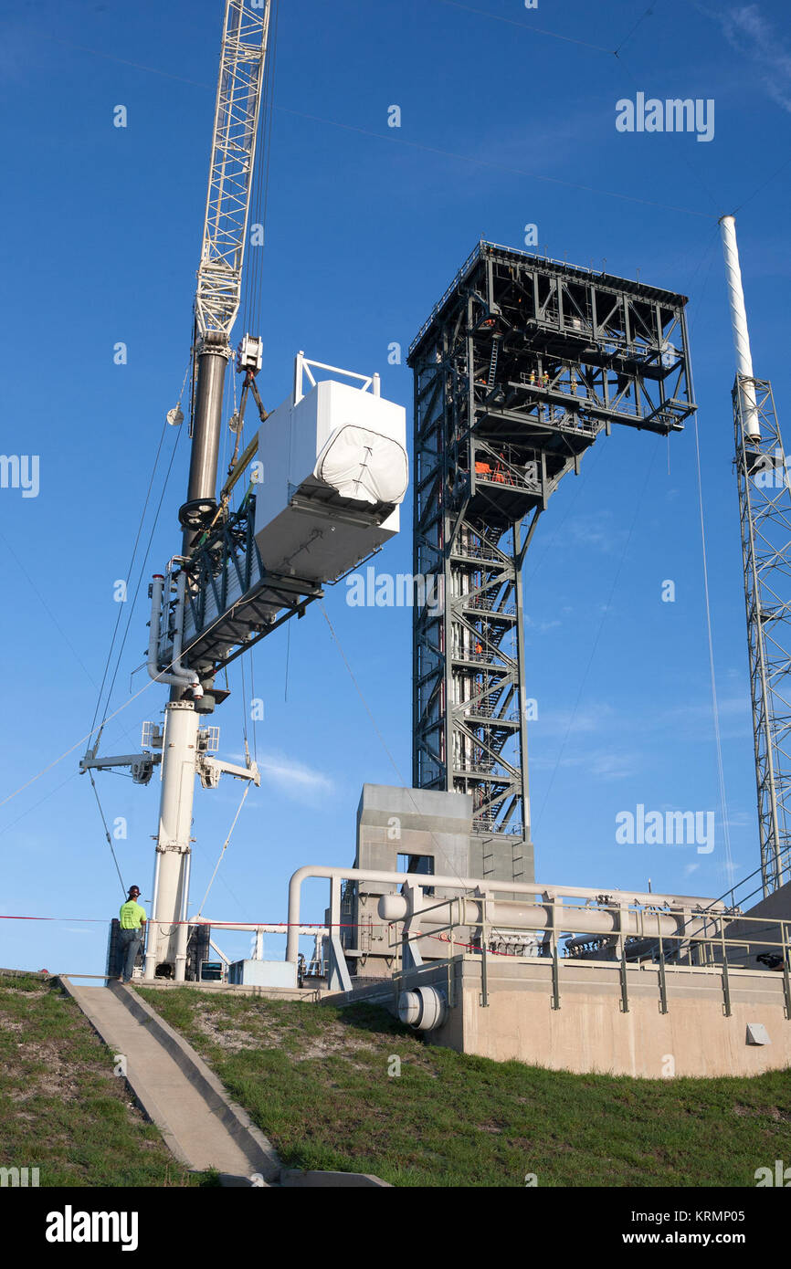 Commercial crew program hi-res stock photography and images - Alamy