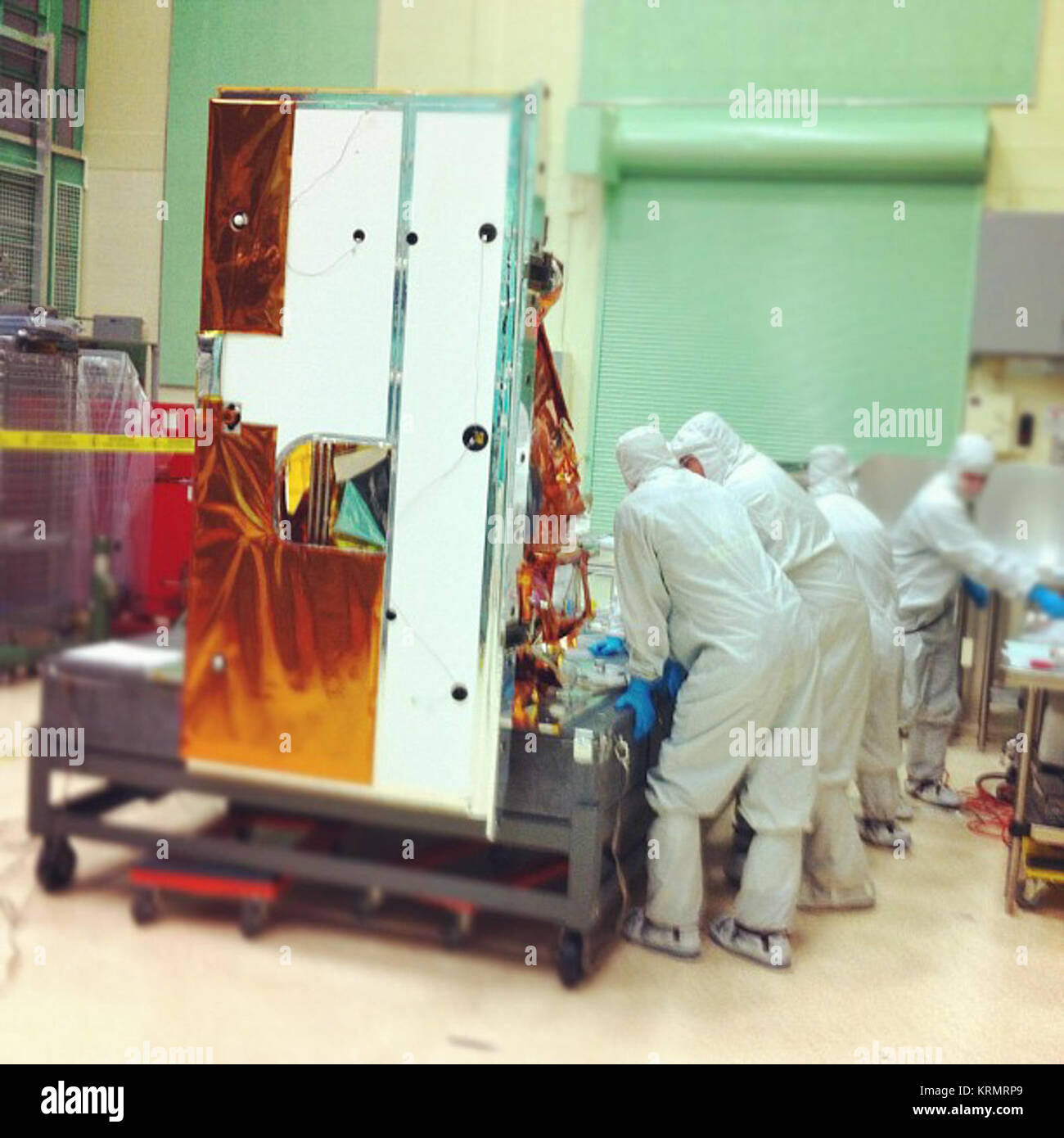 Nasa cleanroom hi-res stock photography and images - Alamy