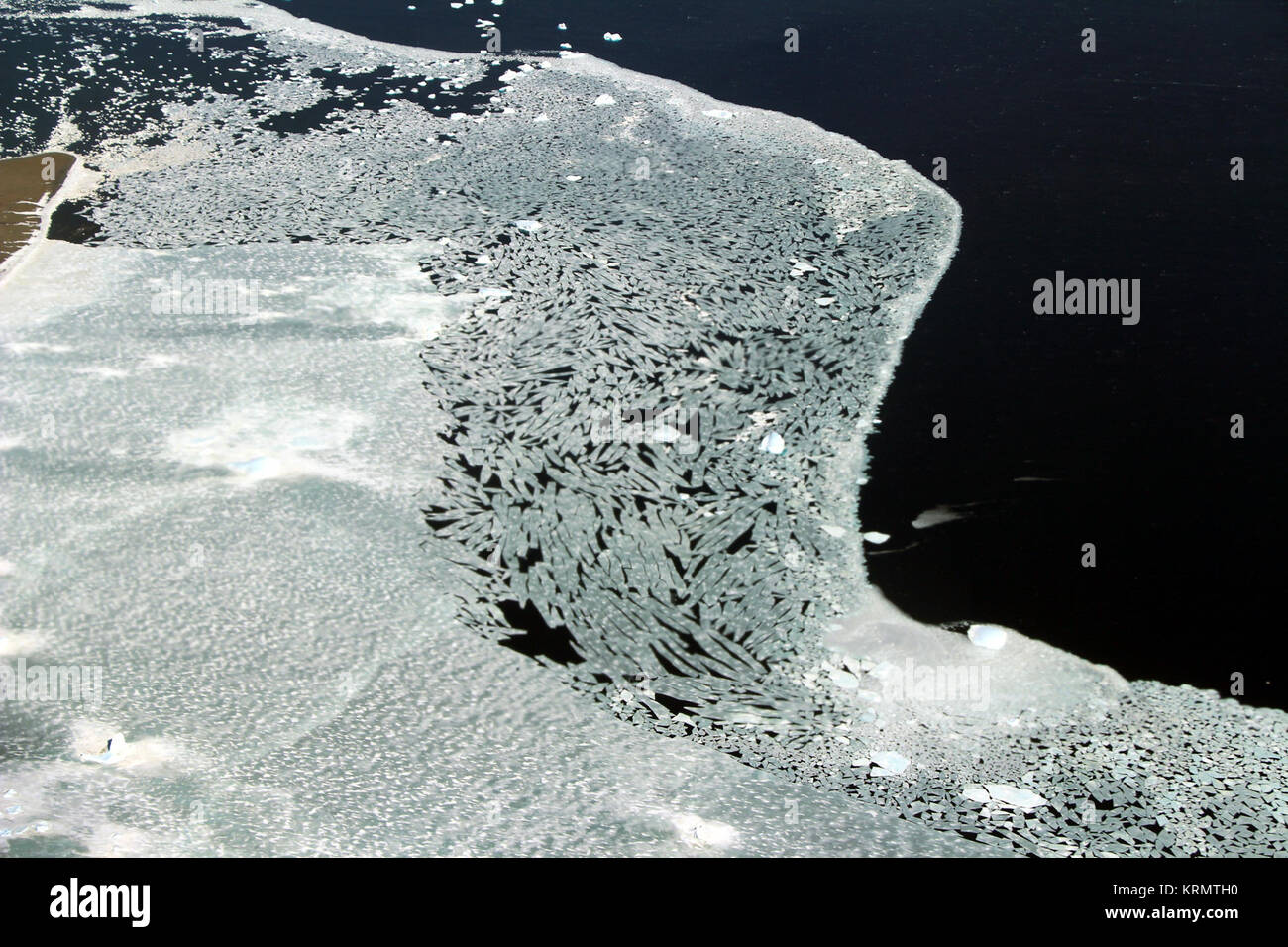 Sea ice patterns (30804416126 Stock Photo - Alamy