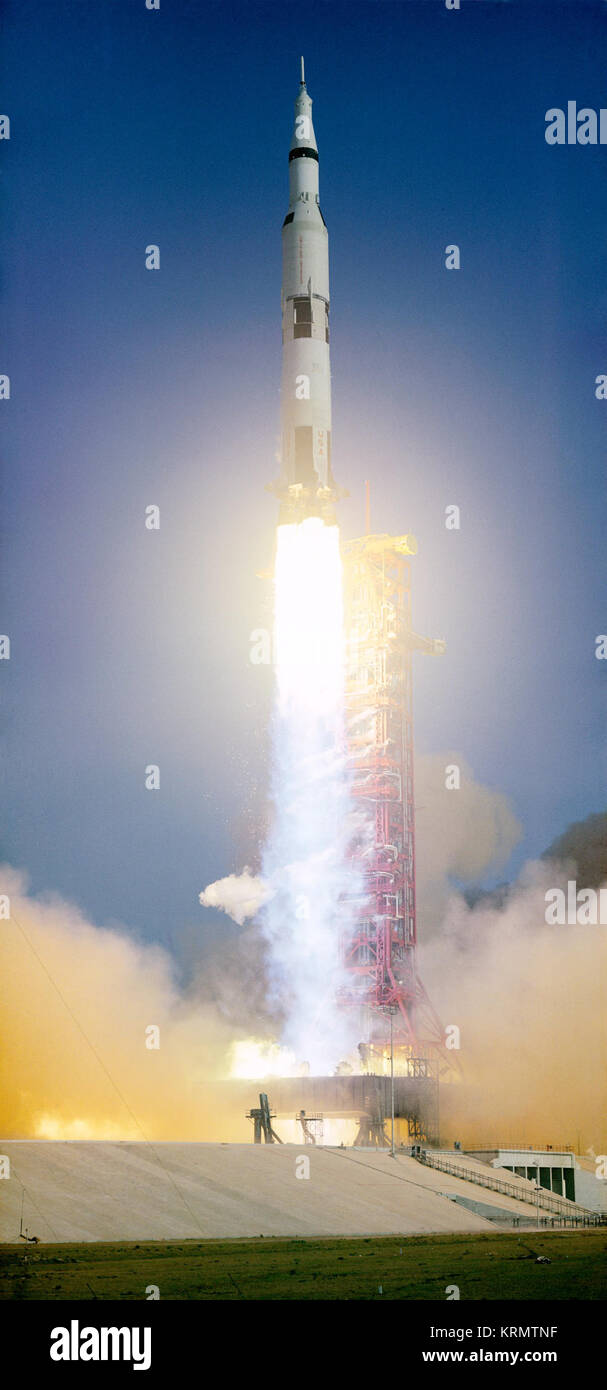 Liftoff of Apollo 6 Stock Photo - Alamy