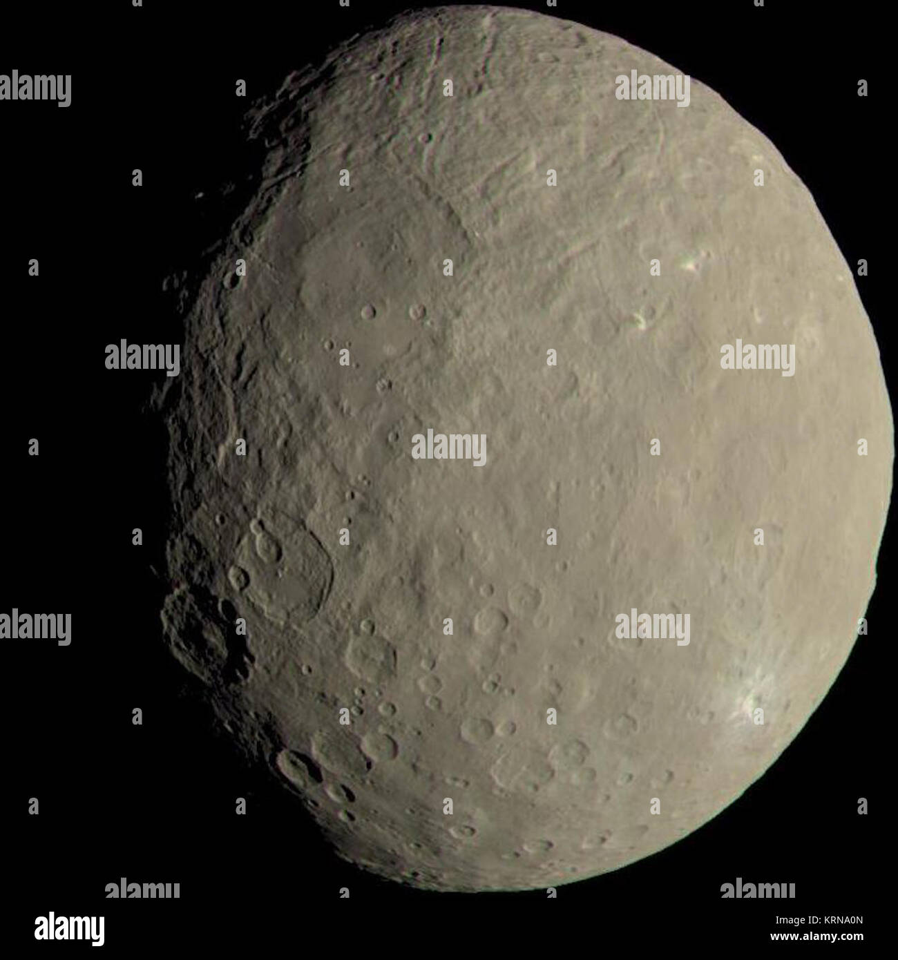 PIA21079 Ceres in Color (cropped Stock Photo - Alamy
