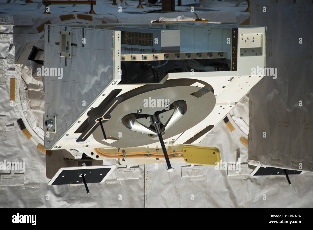 Power and Data Grapple Fixture on JEM Exposed Facility (ISS050-E-014657 ...