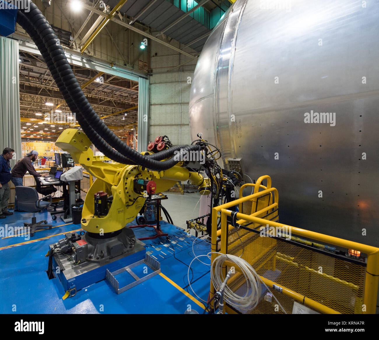 Boeing LH2 EM1 Plug Weld Preparing to Plug Into NASA SLS Fuel Tank ...
