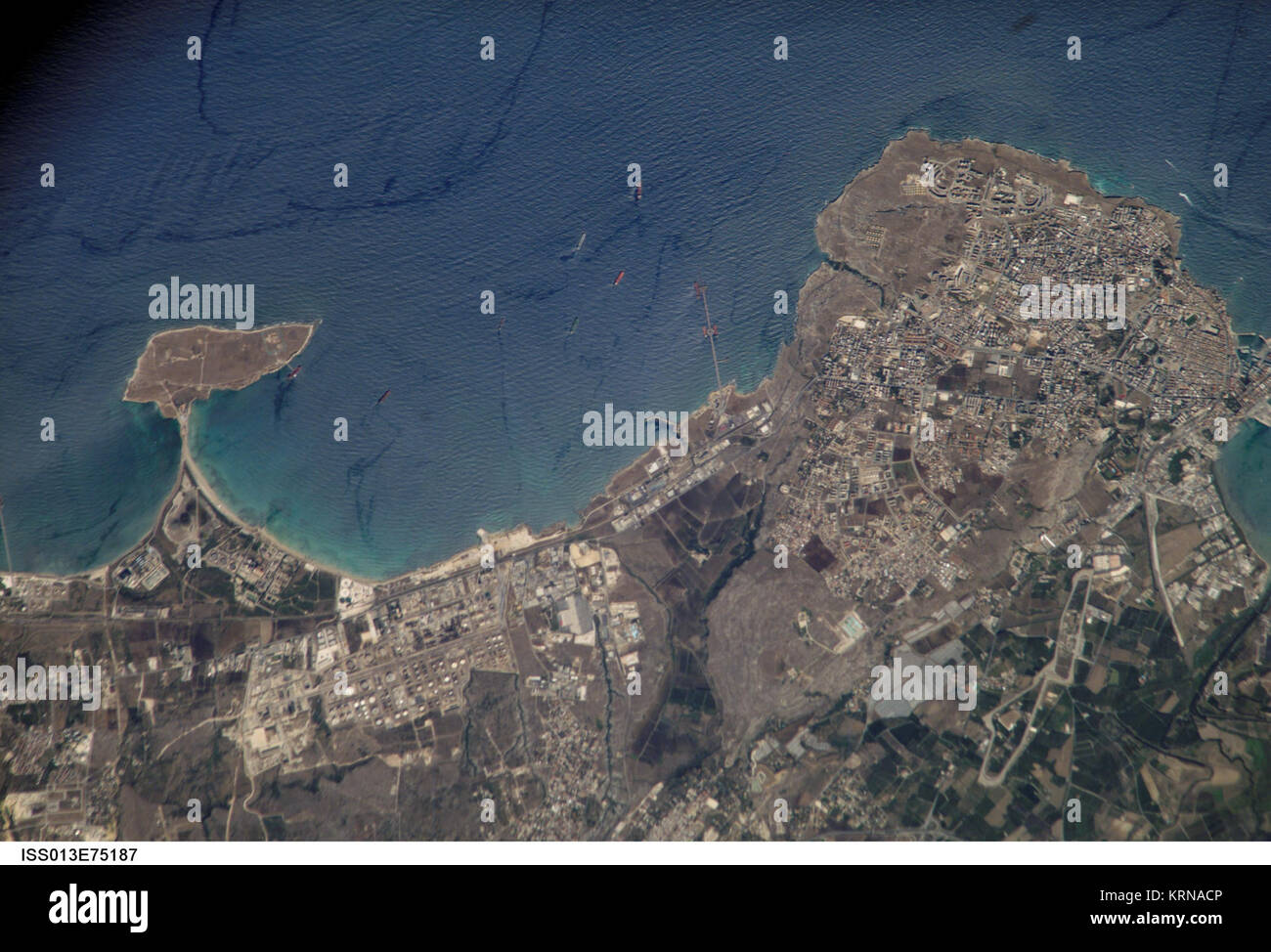 SIRACUSA, G. OF AUGUSTA, SHIPS Stock Photo - Alamy