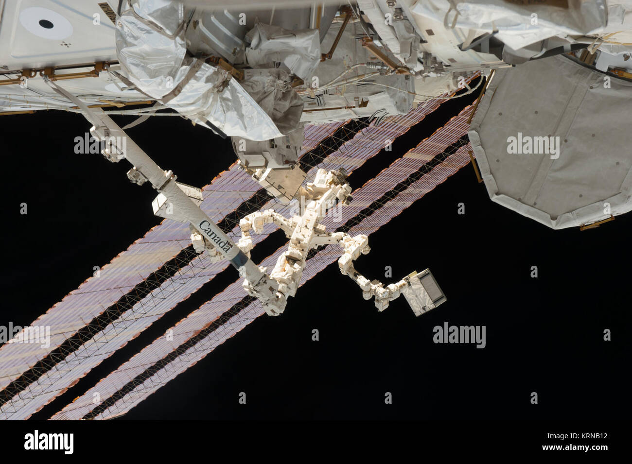 ISS-50 Canadarm2 with Dextre robot (2 Stock Photo - Alamy