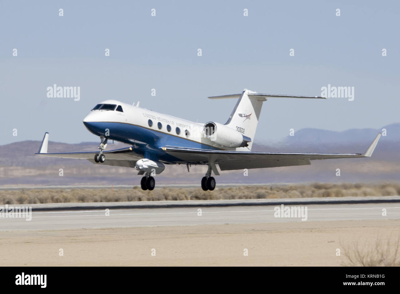 Edwards air force base satellite hi-res stock photography and images ...