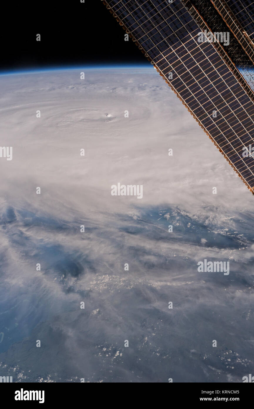 Cyclone Debbie ISS 2017-03-27 0711z Stock Photo - Alamy