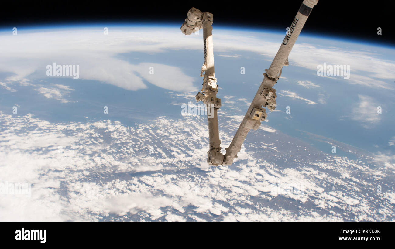 ISS-51 Northeastern United States with Canadarm2 Stock Photo - Alamy