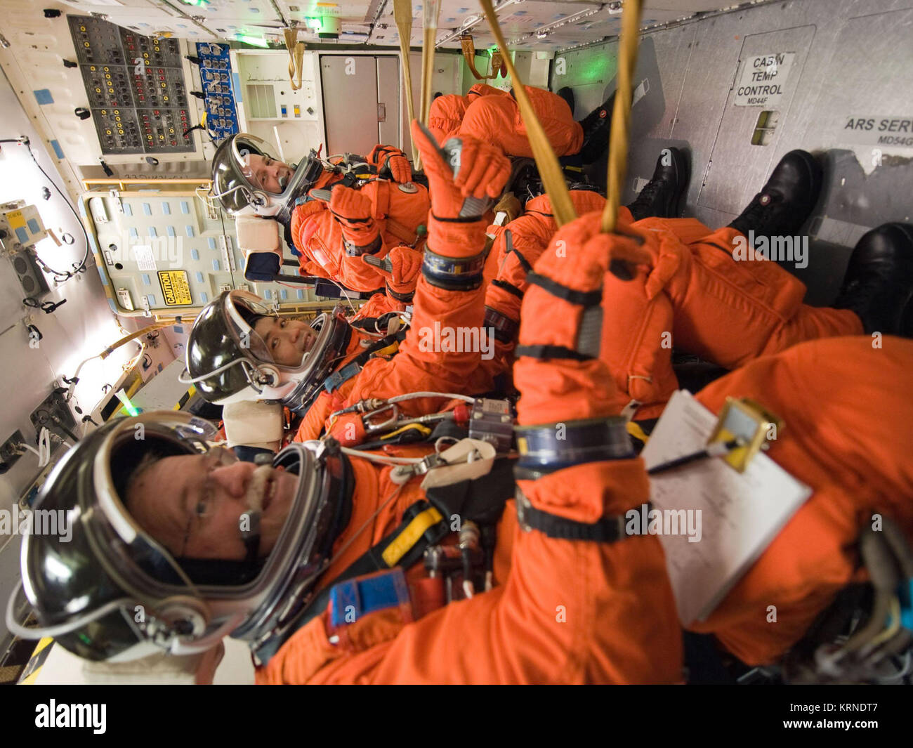 Sts 119 hi-res stock photography and images - Alamy