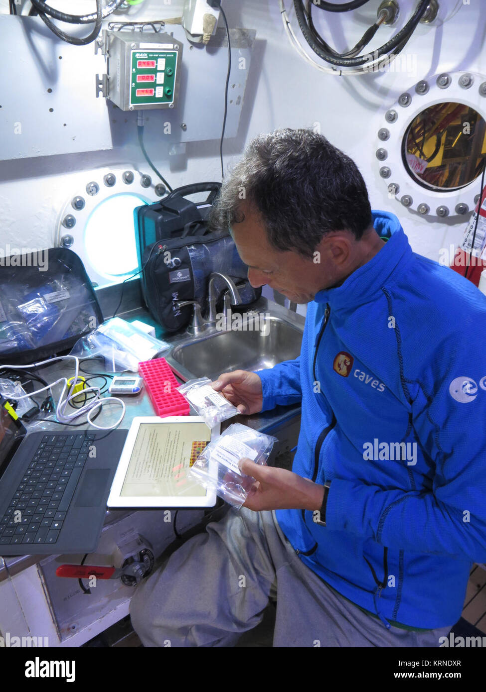 NEEMO 22 Aquanaut Pedro Duque in the Aquarius habitat Stock Photo - Alamy