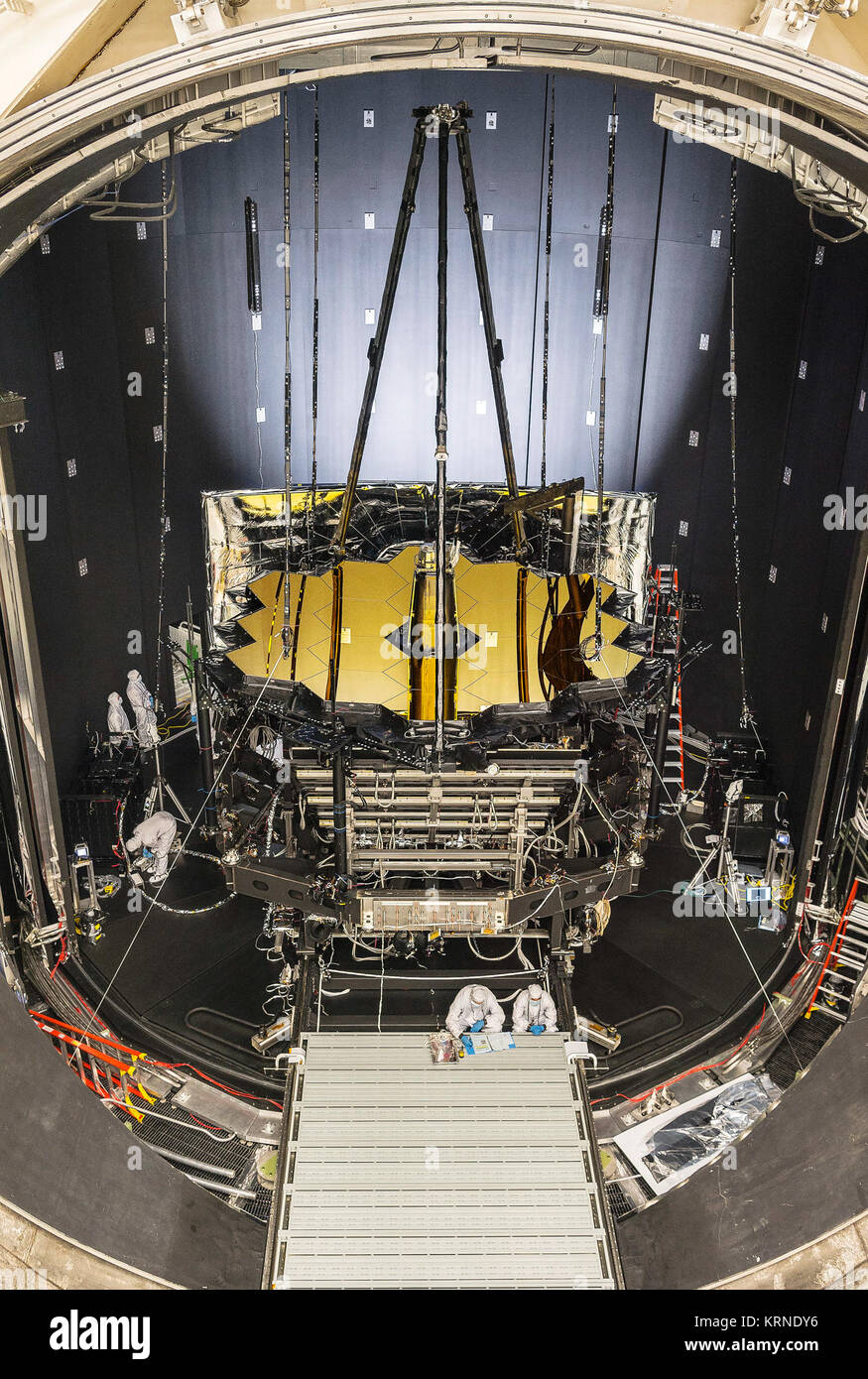 Space simulation chamber hi-res stock photography and images - Alamy