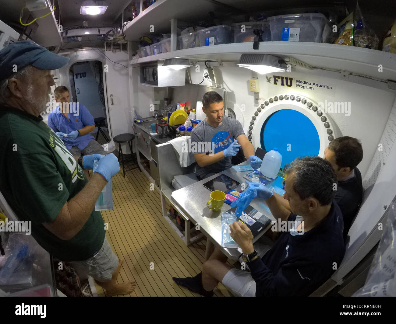 DCIM100GOPROGOPR1610.JPG NEEMO 22 Aquanauts inside the Aquarius habitat ...