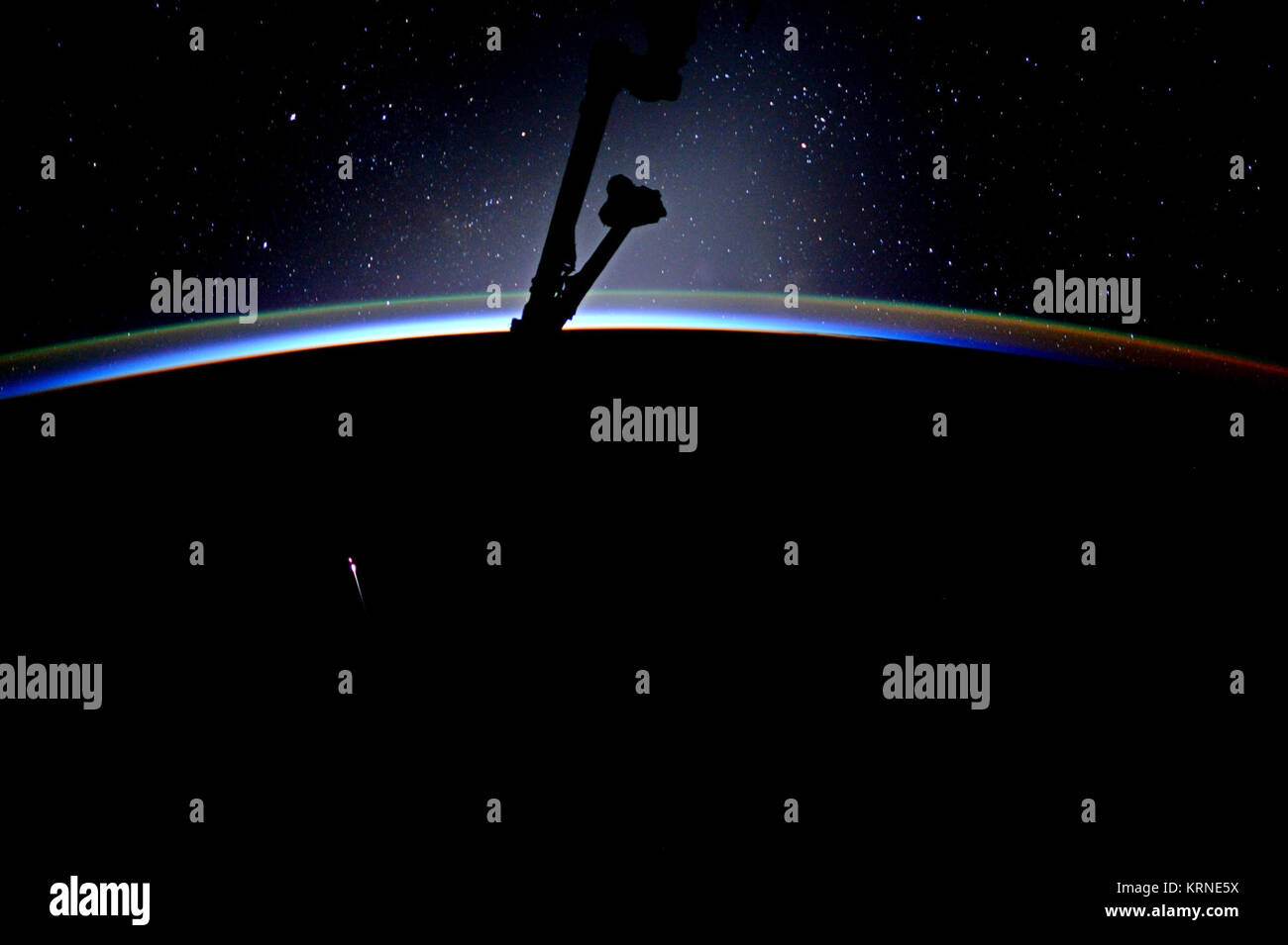 SpaceX CRS-11 Dragon reentry seen from ISS Stock Photo - Alamy