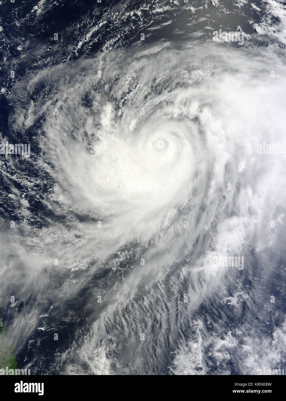 Typhoon muifa hi-res stock photography and images - Alamy