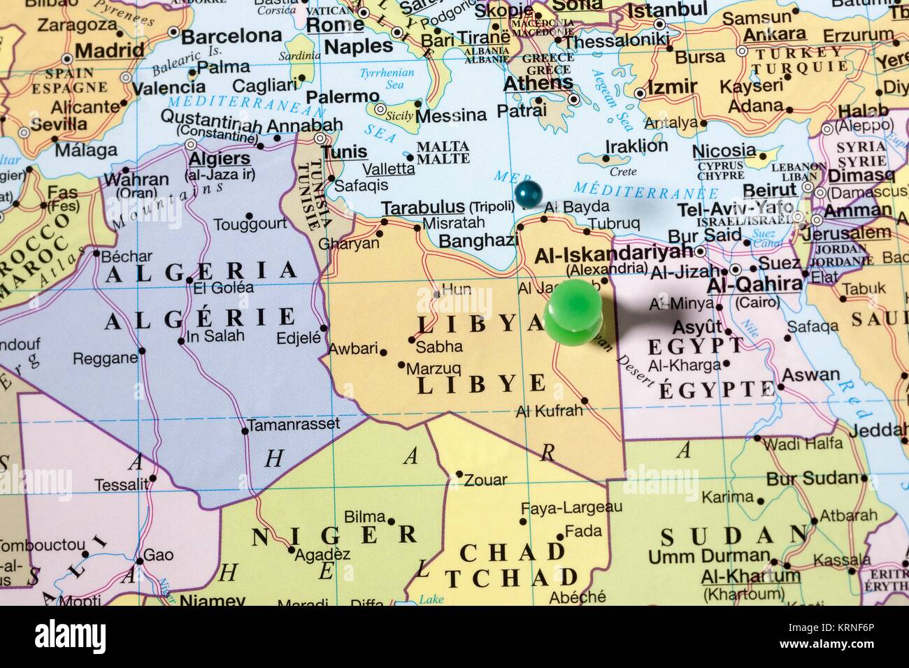 Pin green circle concept hi-res stock photography and images - Alamy