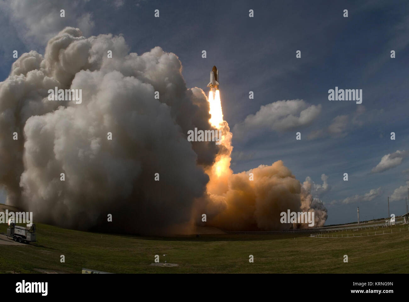 Space shuttle Atlantis launch Stock Photo - Alamy