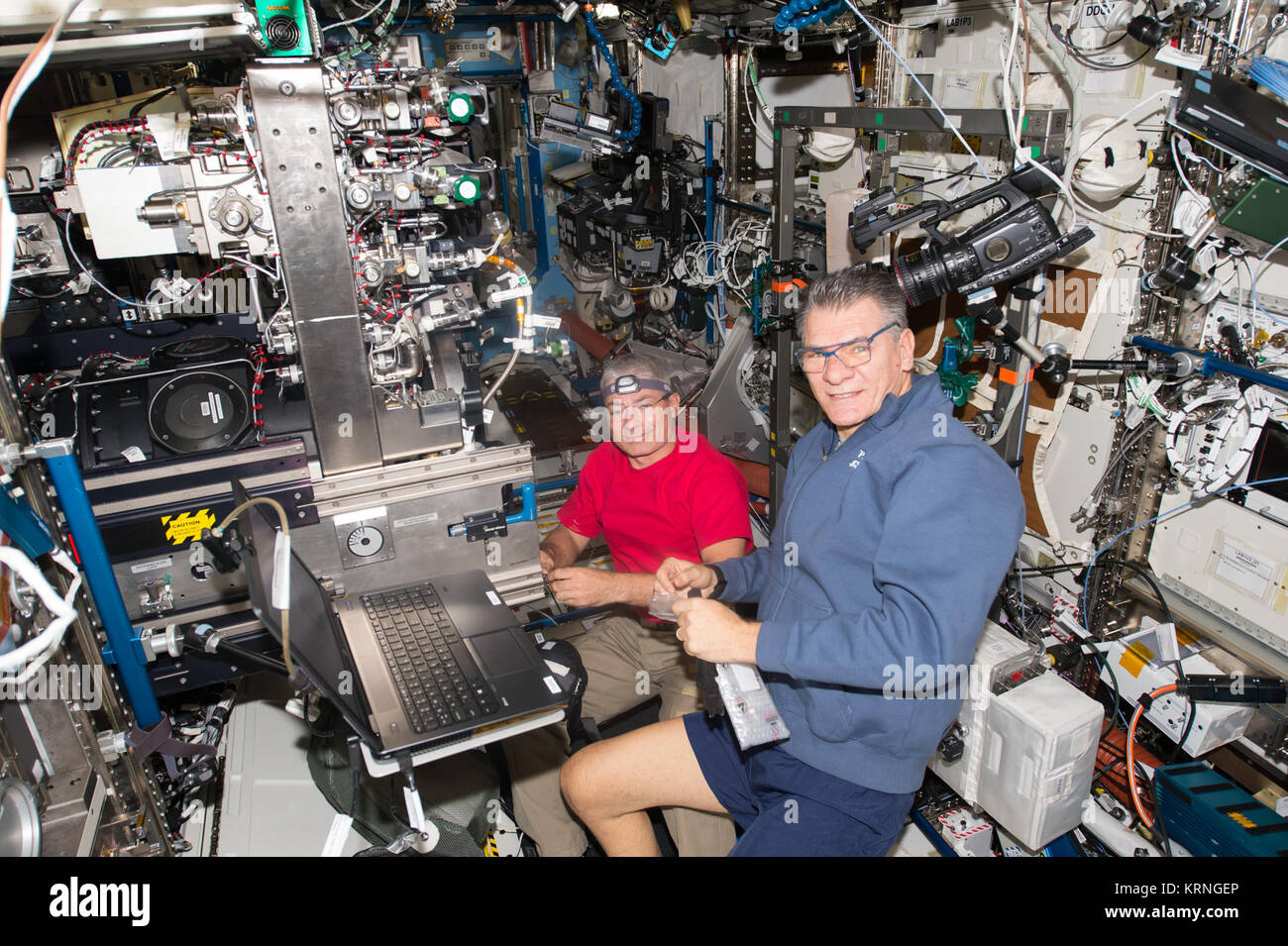 ISS-53 Mark Vande Hei and Paolo Nespoli work inside the Destiny lab ...