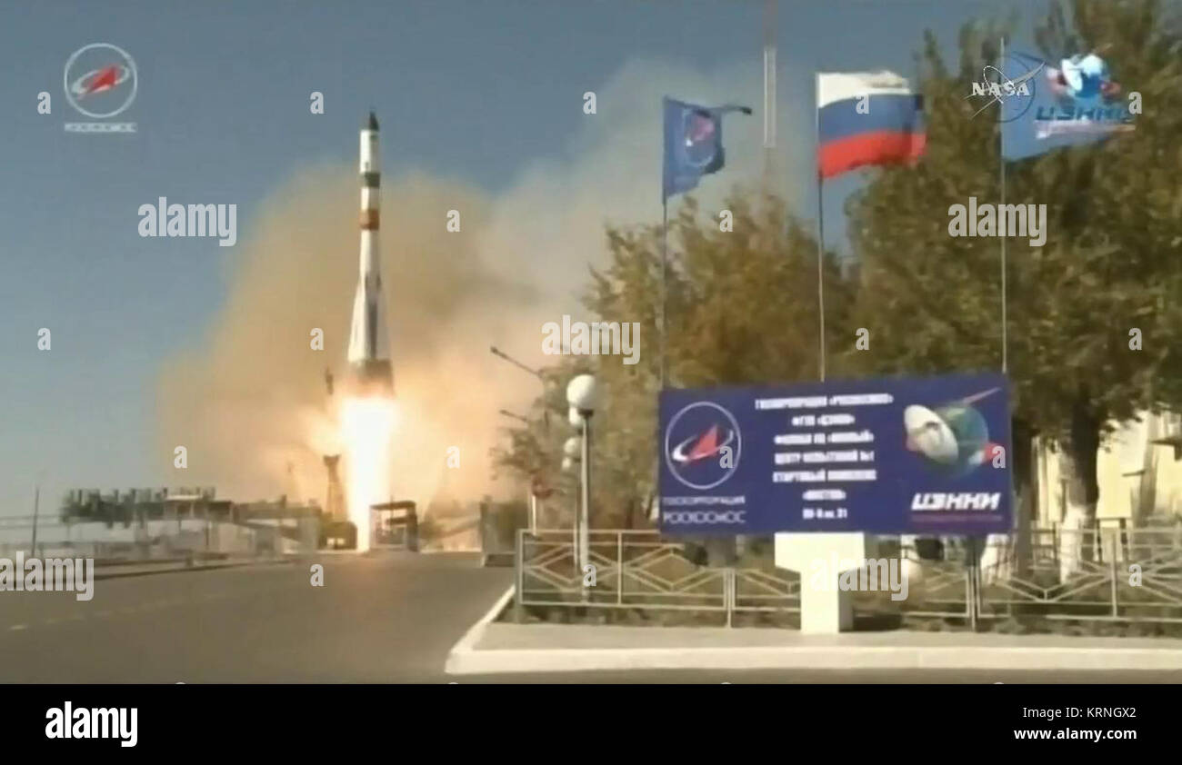 Progress MS-07 launch Stock Photo - Alamy