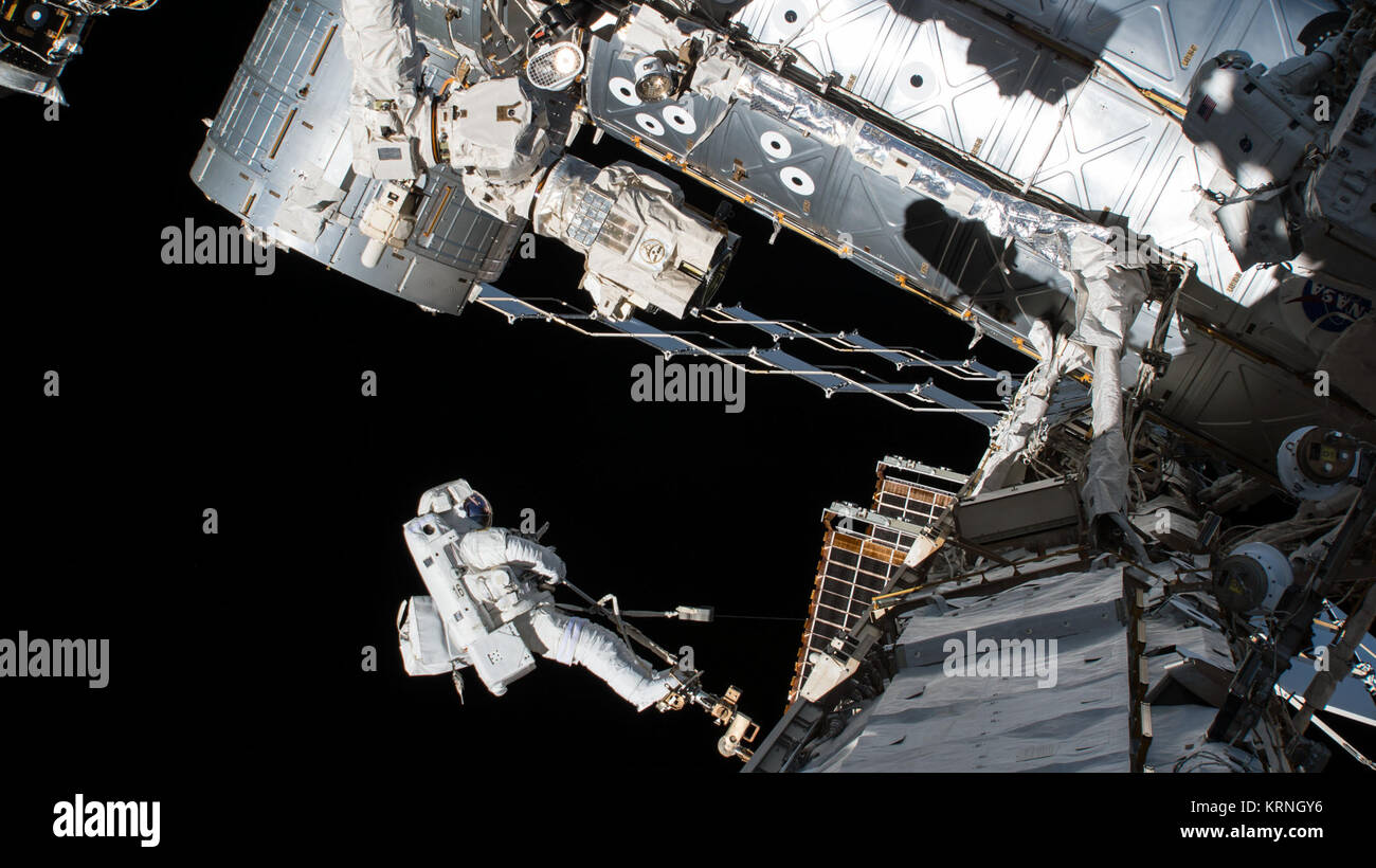 ISS-53 EVA-3 (a) Joseph M. Acaba Stock Photo - Alamy