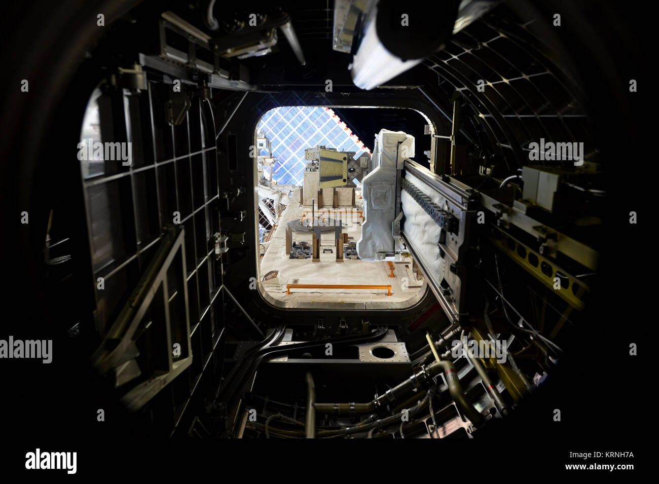 Kibo research module hi-res stock photography and images - Alamy