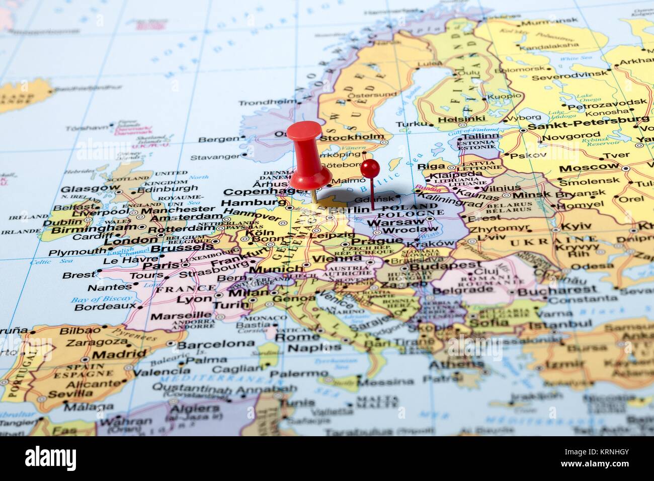 Map pins and object hi-res stock photography and images - Alamy