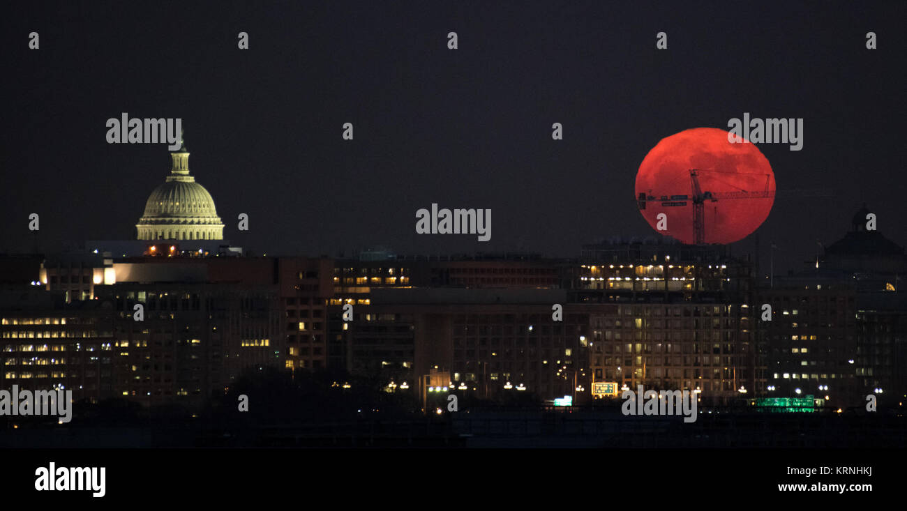 Todays moon photo hi-res stock photography and images - Alamy